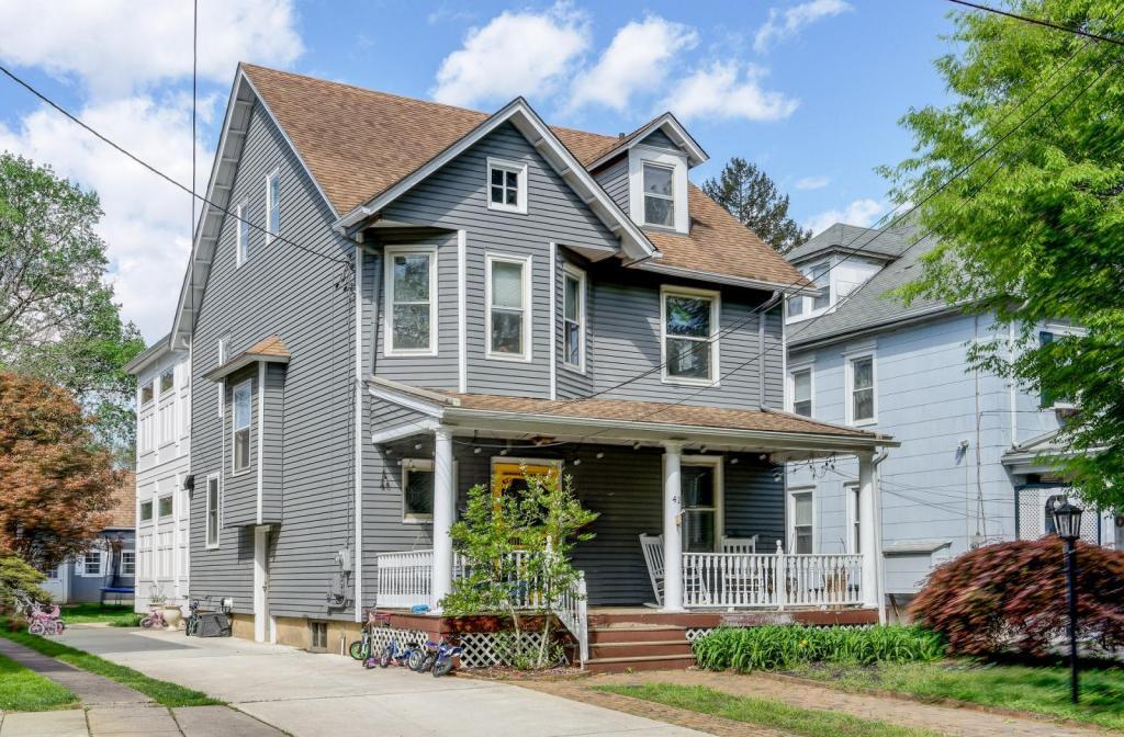 42 Walnut St, Haddonfield, NJ 08033 - House Rental in Haddonfield, NJ ...