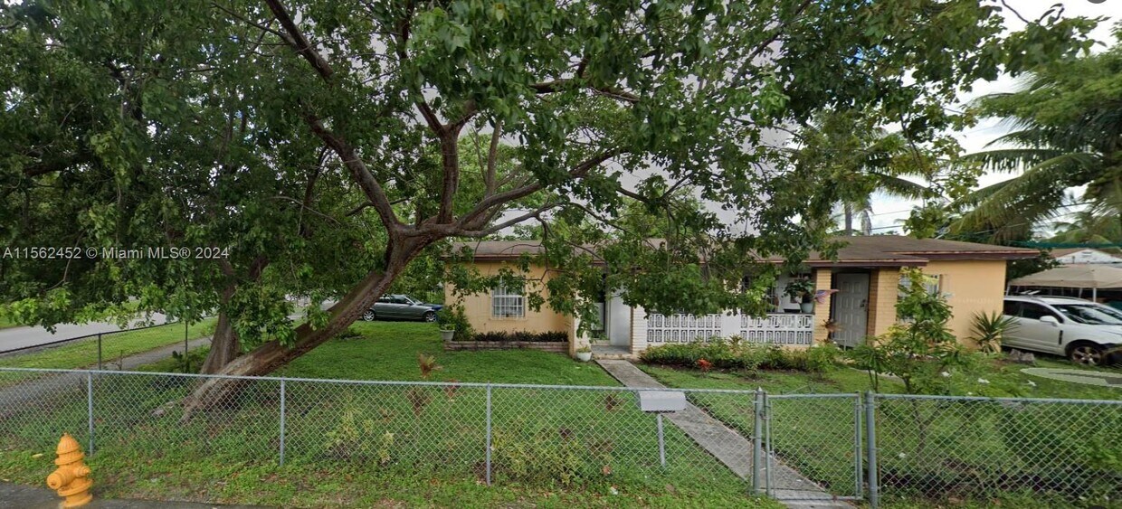 9900 NW 10th Ave Unit 9902, Miami, FL 33150 - Room for Rent in Miami ...