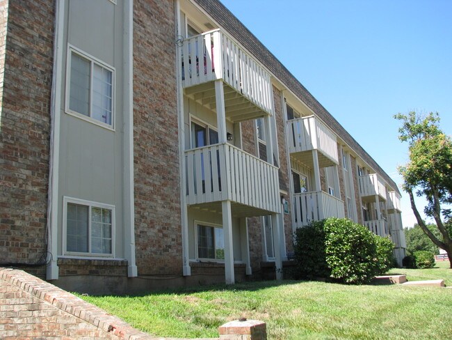 Hearth Hollow Apartments - Derby, KS | Apartments.com