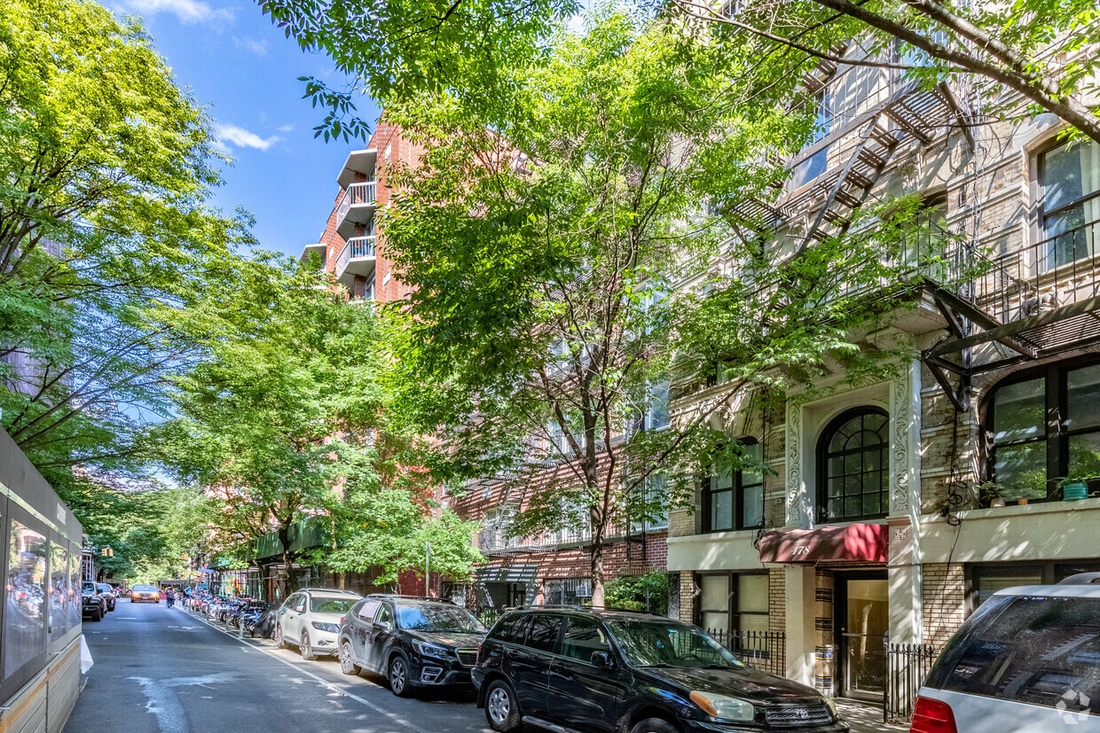 180 Thompson St, New York, NY 10012 - 180 Thompson St New York, NY ...