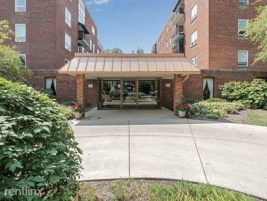 450 W Downer Pl Unit Apt 2C, Aurora, IL 60506 - Condo for Rent in ...