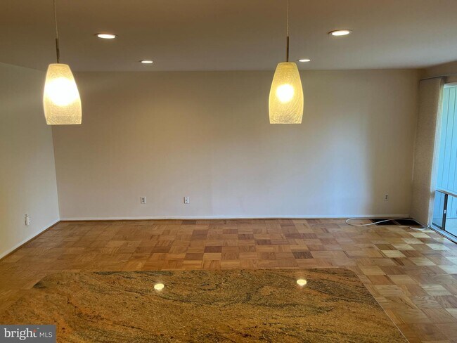 7513 Spring Lake Dr Unit 7513-C, Bethesda, MD 20817 - Room for Rent in ...