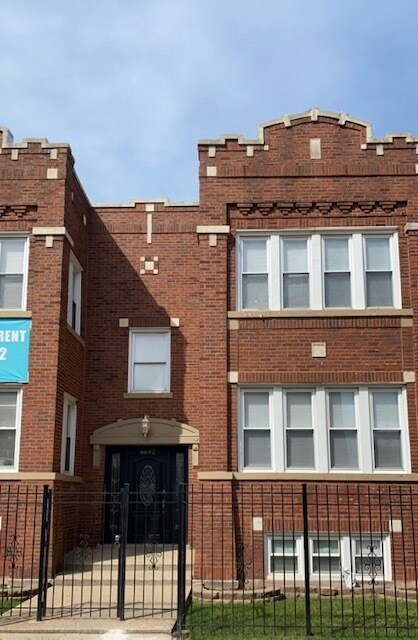 6642 S Troy St Unit GN, Chicago, IL 60629 - Room for Rent in Chicago ...