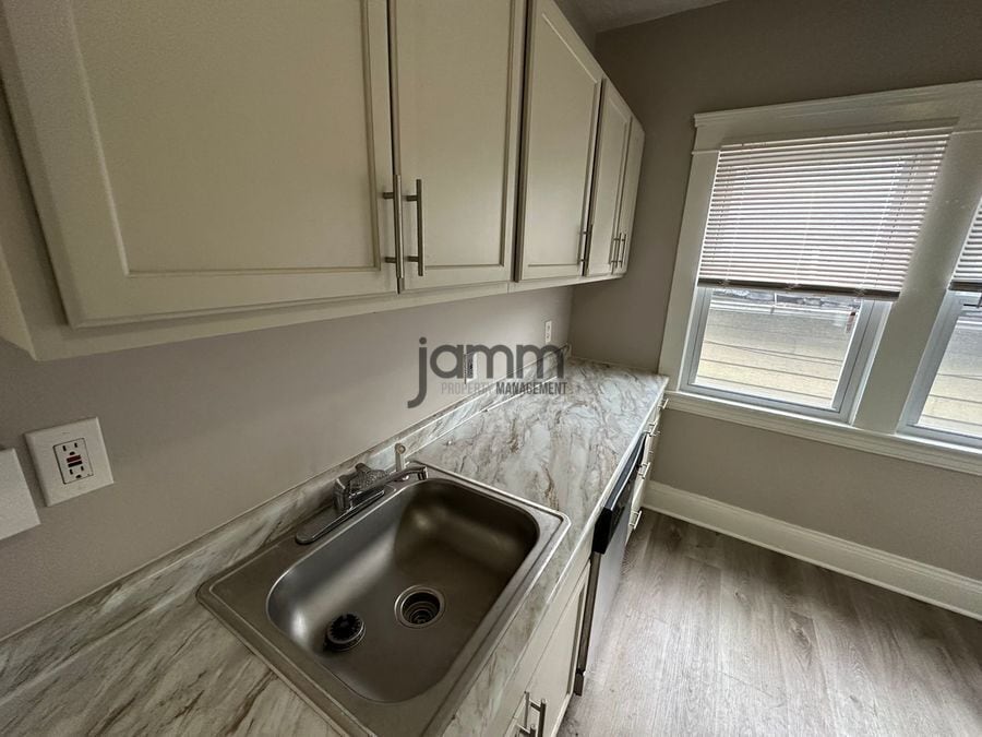 3026 Monroe Ave, Cleveland, OH 44113 - Room for Rent in Cleveland, OH ...