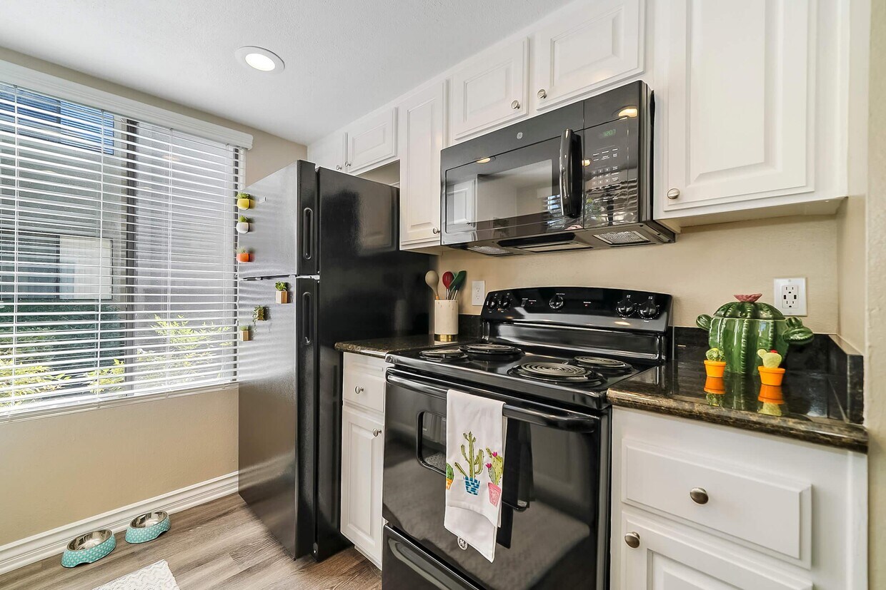 Mosaic Apartment Homes - 27444 Camden Mission Viejo, CA 92692 ...
