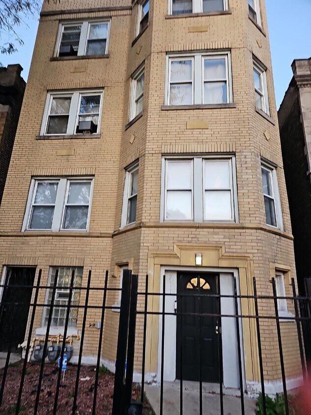 711 S Kenneth Ave Unit 1, Chicago, IL 60624 - 711 S Kenneth Ave Chicago ...