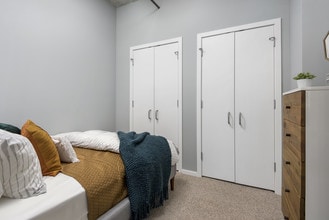 Roosevelt Collection Lofts Rentals - Chicago, IL | Apartments.com