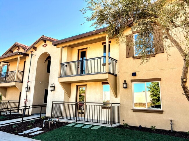 Pebble Beach Estates Apartments for Rent with EV Charging - Madera, CA ...