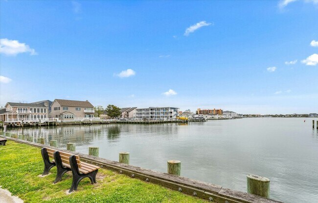 322 Bayshore Dr Unit 2E, Ocean City, MD 21842 - Room for Rent in Ocean ...