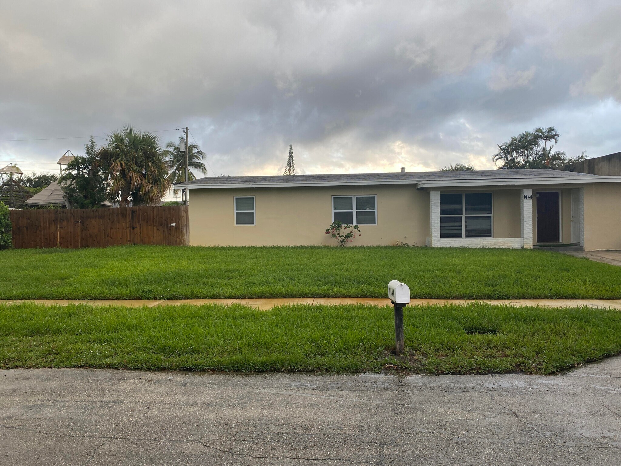 1444 W Bloxham St, Lantana, FL 33462 - House Rental in Lantana, FL ...