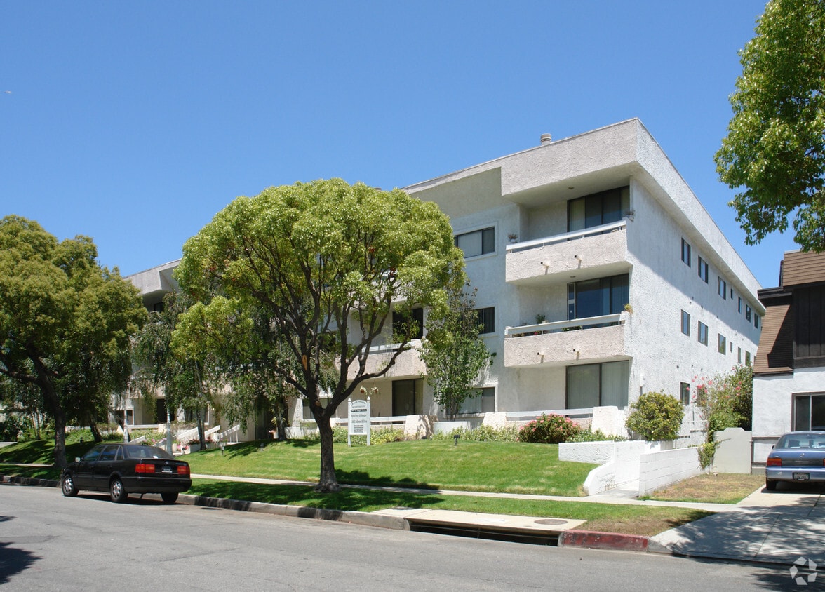 Maple Drive Apartments - Apartments in Beverly Hills, CA | Apartments.com