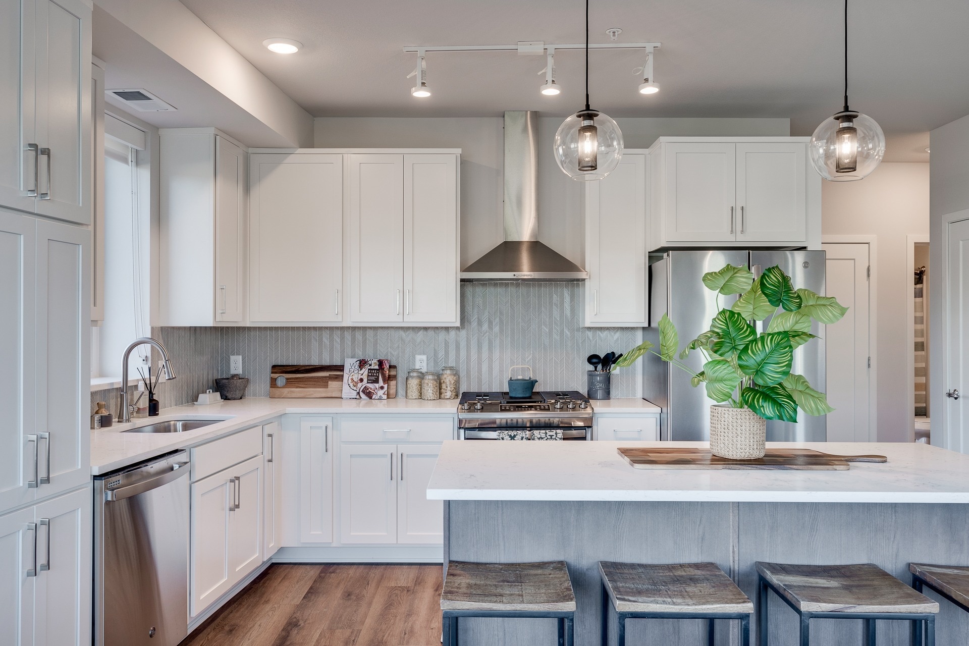 Emrik SV - 4043 Chatsworth St N Shoreview, MN 55126 | Apartments.com
