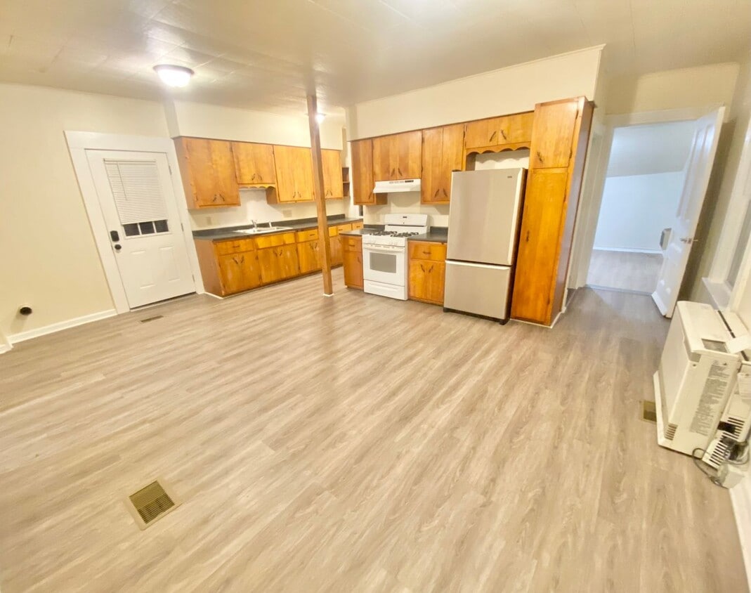180 Federal St Unit 3, Saint Albans City, VT 05478 - Room for Rent in ...