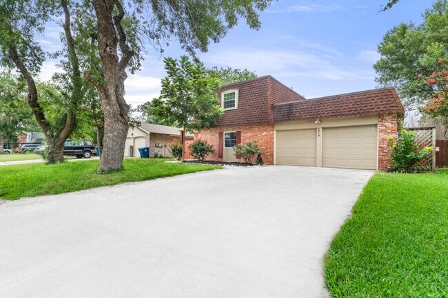 4818 Bill Anders Dr, San Antonio, TX 78219 - Room for Rent in San ...