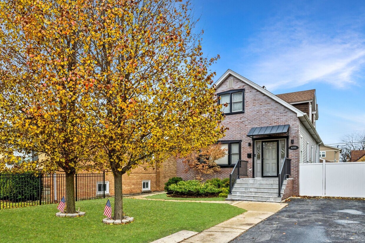 6252 N Nagle Ave, Chicago, IL 60646 - House Rental in Chicago, IL ...