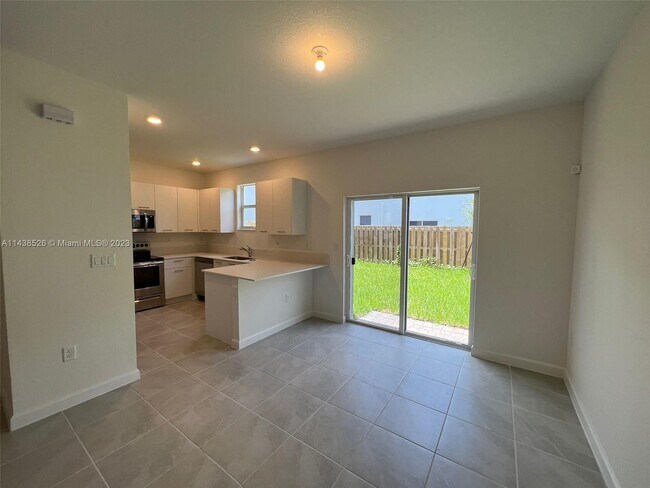 12612 NW 23rd Pl, Miami, FL 33147 - Townhome Rentals in Miami FL ...