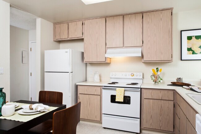 Fairmont Apartments for Rent with a Walk-In Closet - Pacifica, CA ...