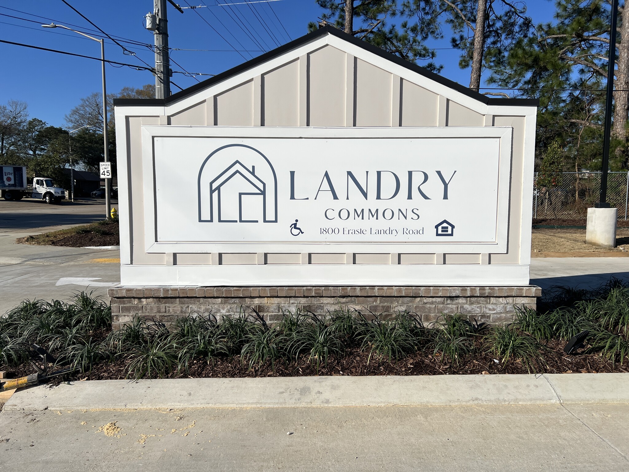 Landry Commons - 2400 Eraste Landry Rd Lafayette, LA 70506 | Apartments.com