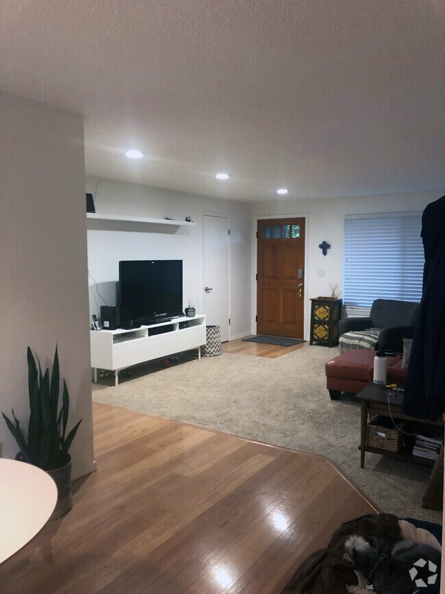 Crestwood Student Apartments for Rent - Portland, OR - 2 Rentals ...