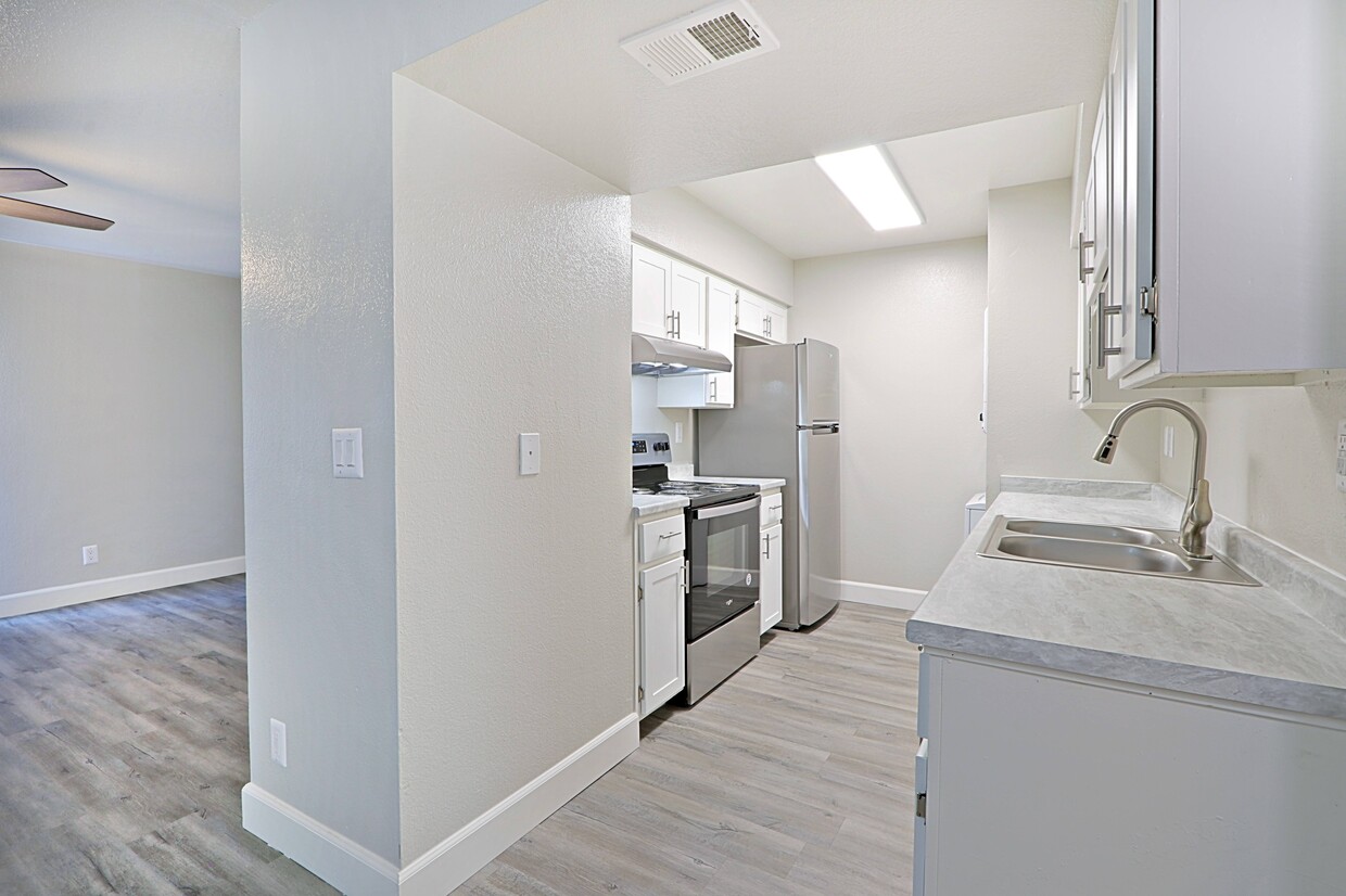 The Coronado - 1720 E Monte Vista Rd Phoenix, AZ 85006 | Apartments.com