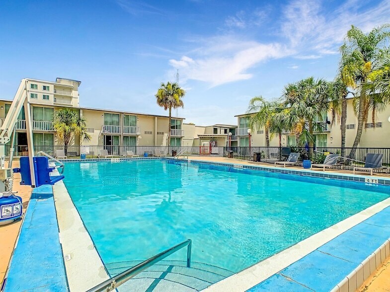 2295 E Irlo Bronson Memorial Hwy Unit 100, Kissimmee, FL 34744 ...