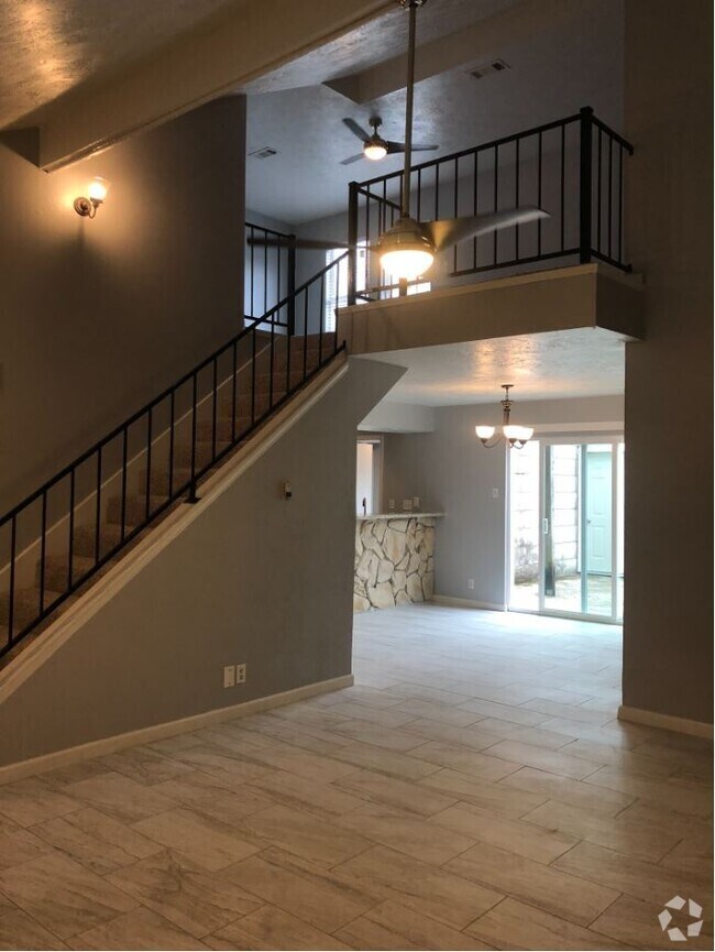 Pine Village North Loft Apartments for Rent - Houston, TX | Apartments.com