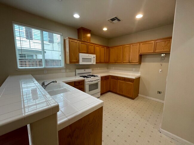 962 Mayport Dr, Pittsburg, CA 94565 | Apartments.com