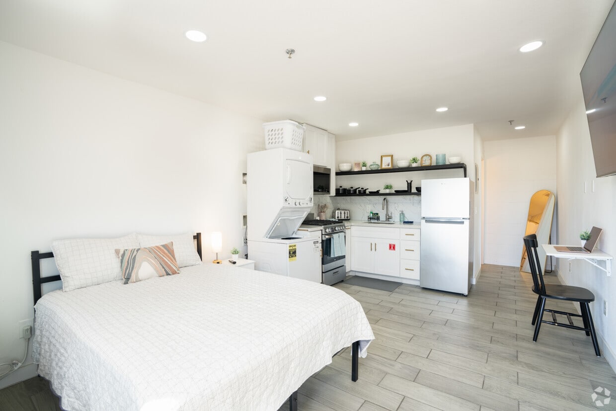 McAllen Apartments - 120 S 4th St McAllen, TX 78501 | Apartments.com