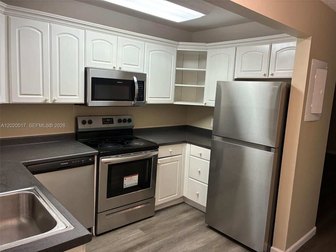 617 Ixoria Ave Unit 18, Fort Pierce, FL 34982 - Condo for Rent in Fort ...