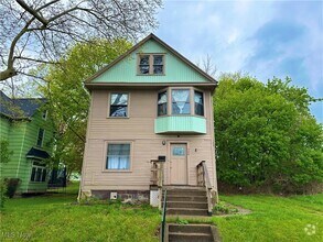 Wick Park Apartments for Rent with a Swimming Pool - Youngstown, OH ...