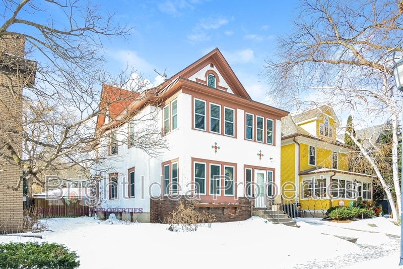 2104 Emerson Ave S, Minneapolis, MN 55405 - Condo for Rent in ...