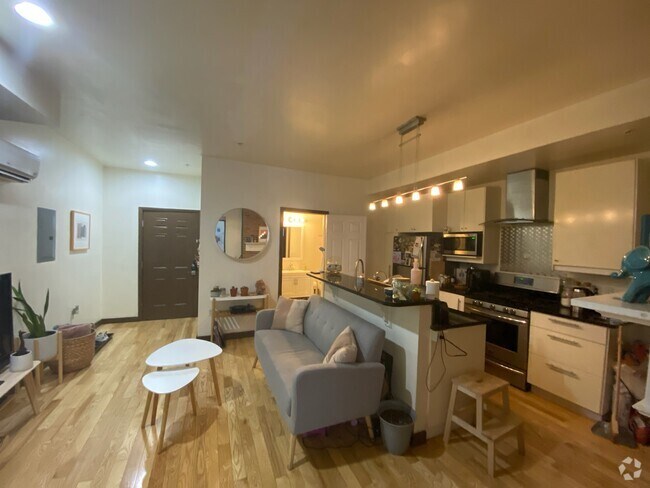 Penn-Fallsway Apartments for Rent with Parking - Baltimore, MD - 1 ...