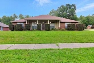 Apartments for Rent with Hardwood Floors in Lockhart AL