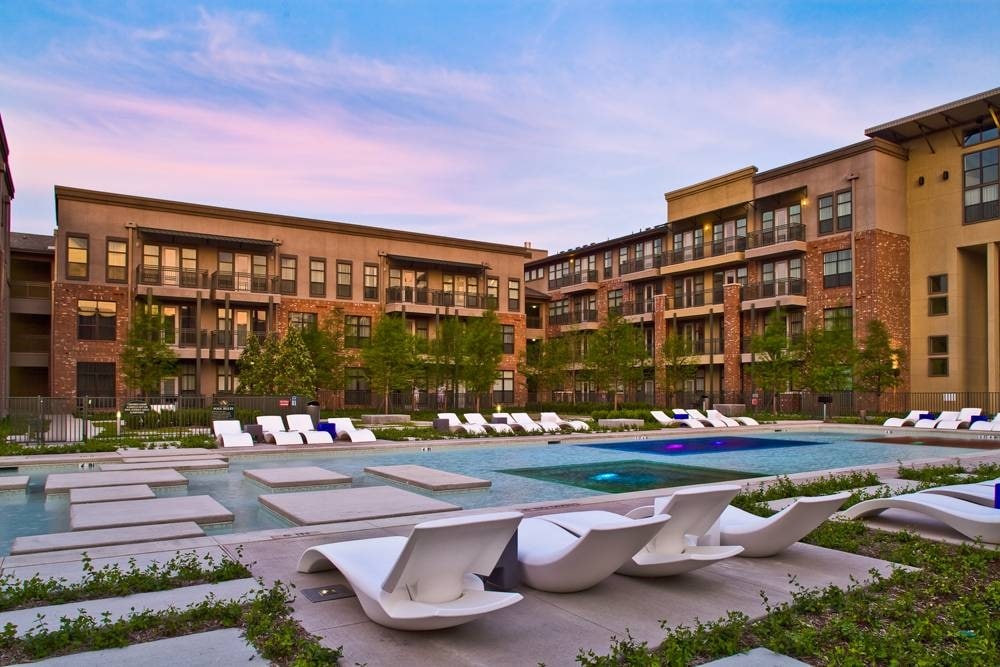 Thousand Oaks - 6760 Windhaven Pky The Colony, TX 75056 | Apartments.com