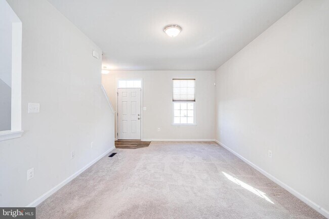 529 River Crest Way, Fredericksburg, VA 22405 - Townhome Rentals in ... 529 River Crest Way, Fredericksburg, VA 22405 - Townhome Rentals in ...