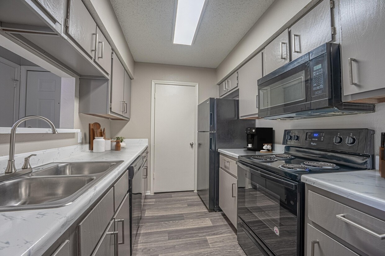 Paces Crossing - 2411 S I-35 E Denton, TX 76210 | Apartments.com