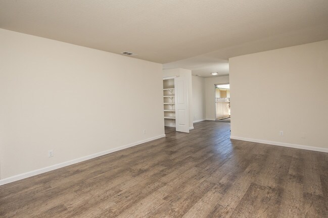 Oakwood Apartments Apartments - Stockton, CA | Apartments.com
