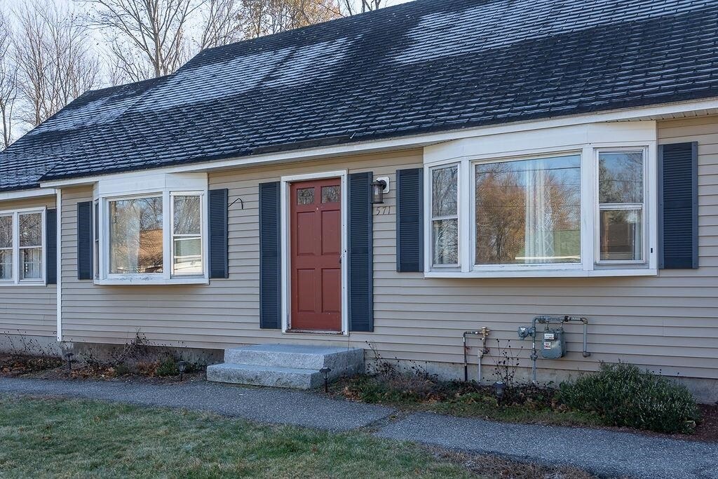 571 Laydon St, Manchester, NH 03109 - Townhome Rentals in Manchester NH ...