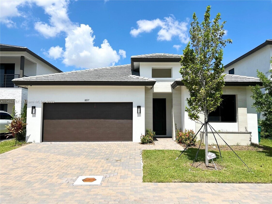 8037 NW 46th Ter, Doral, FL 33166 - House Rental in Doral, FL ...