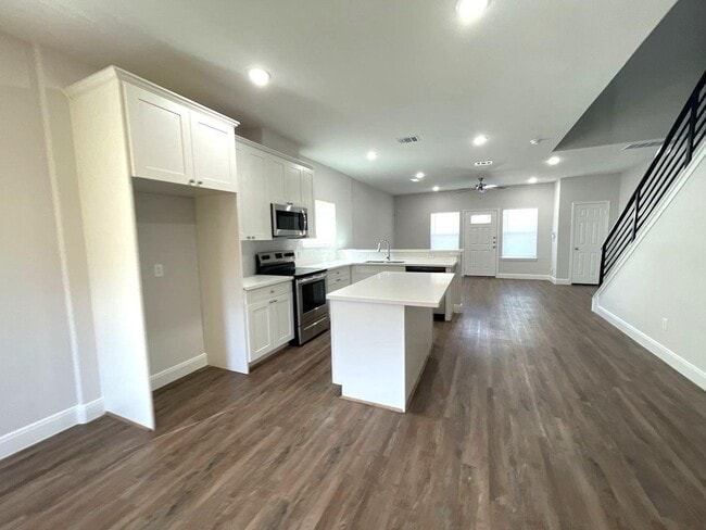 1313 Ellington St, Houston, TX 77088 - Townhome Rentals in Houston TX ...