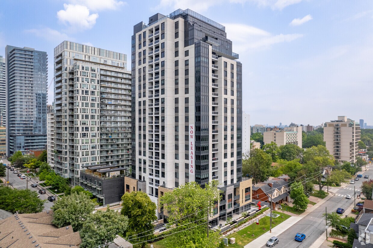The Whitney on Redpath Apartments - 71 Redpath Ave Toronto, ON ...