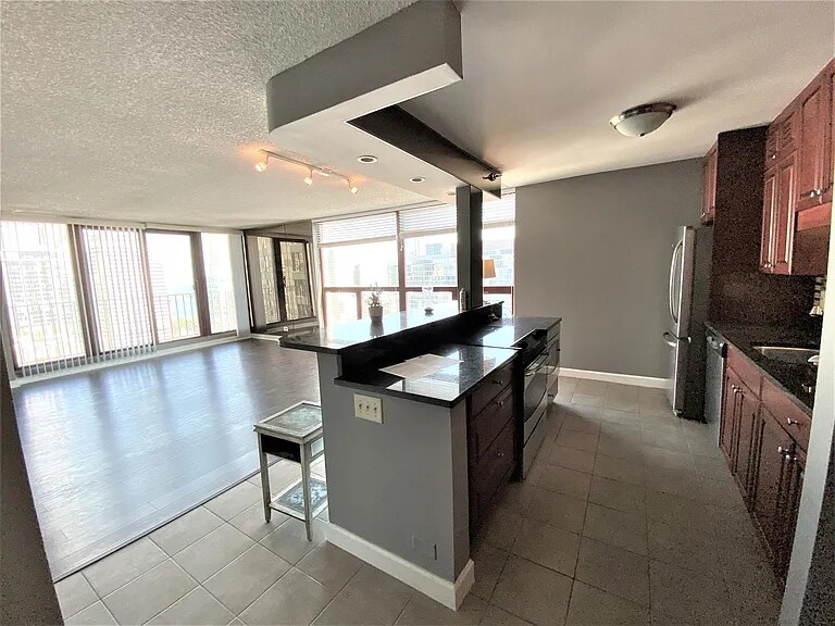 200 N Dearborn St Chicago, IL 60601 - Alquileres en Chicago, IL ...