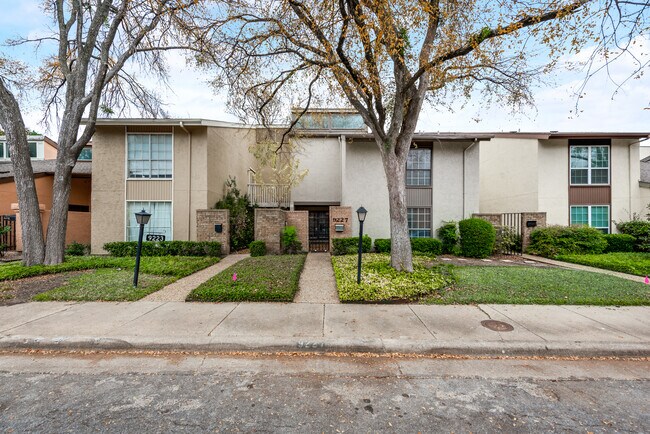 9227 Chimney Corner Ln, Dallas, TX 75243 - House Rental in Dallas, TX | Apartments.com