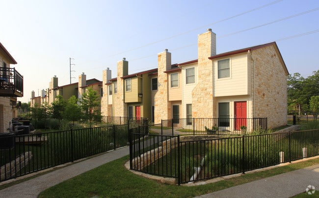 Arbors at Riverside Apartments - Austin, TX | Apartments.com