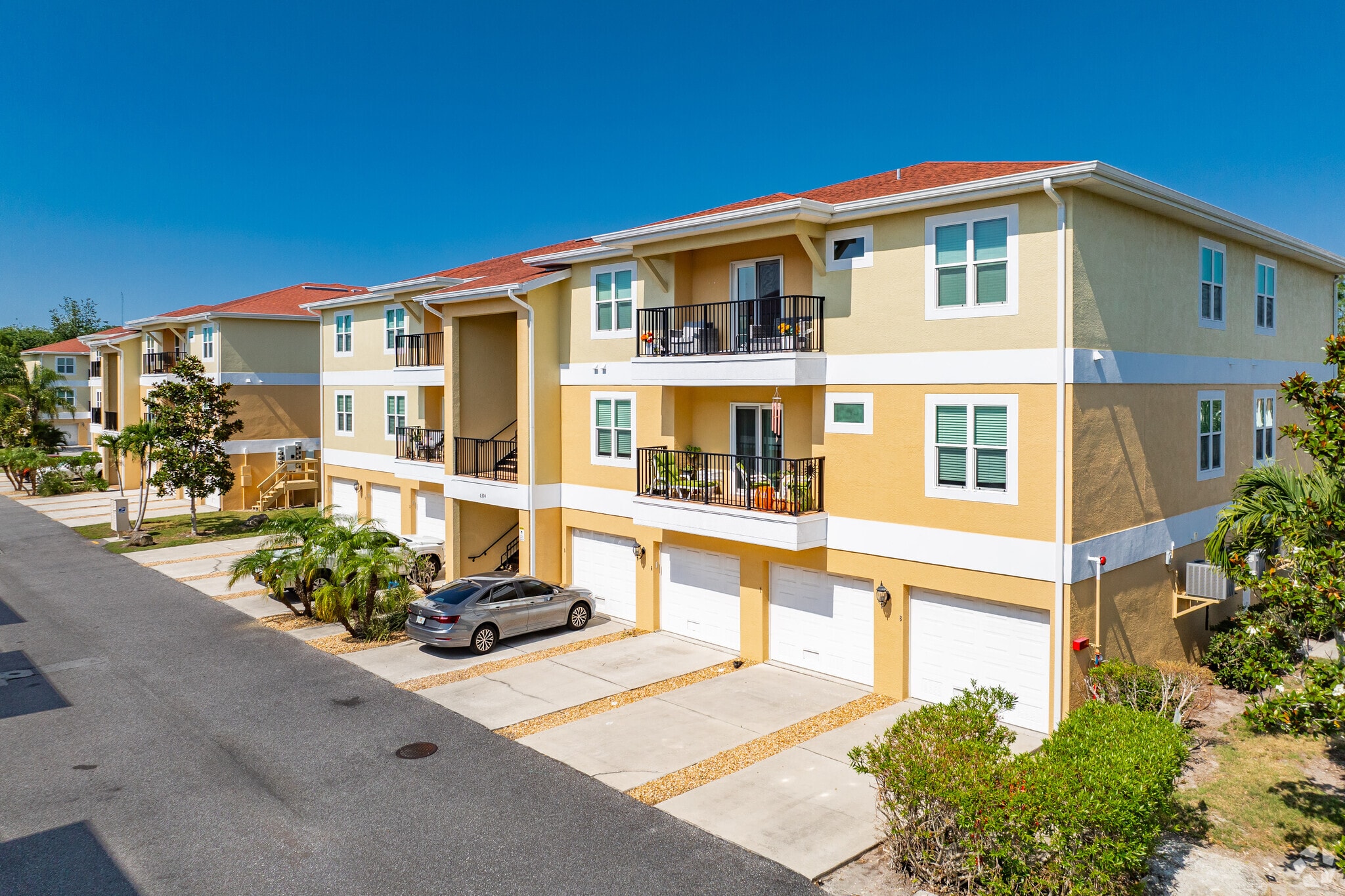 Regency Palms Condominiums - 6421 Banyan Blvd New Port Richey, FL 34652 ...
