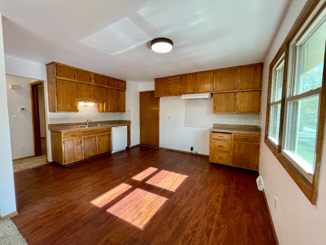 1210-1212 Wayne Rd Unit 1210, West Bend, WI 53090 - Apartment for Rent ...