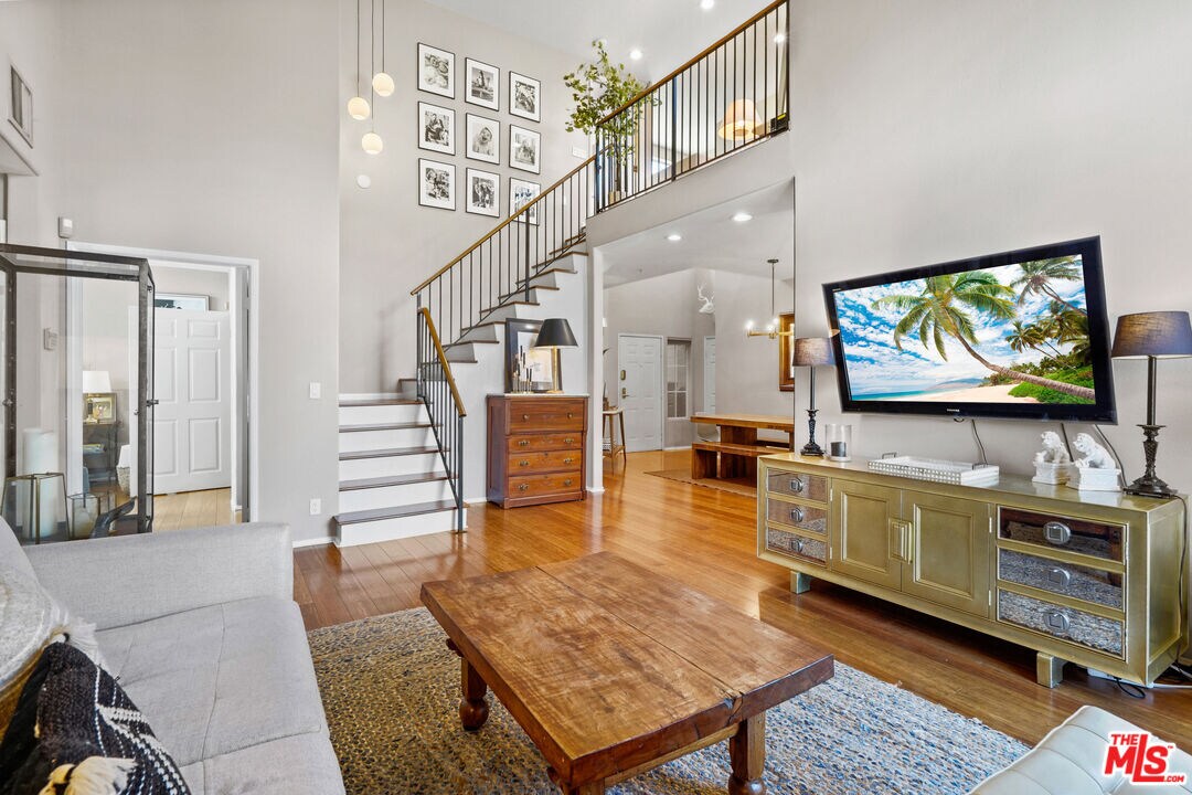 10604 Valley Spring Ln Unit 304, Los Angeles, CA 91602 - Condo for Rent ...