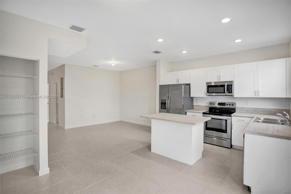 12909 SW 234th St, Miami, FL 33170 - Townhome Rentals in Miami FL ...