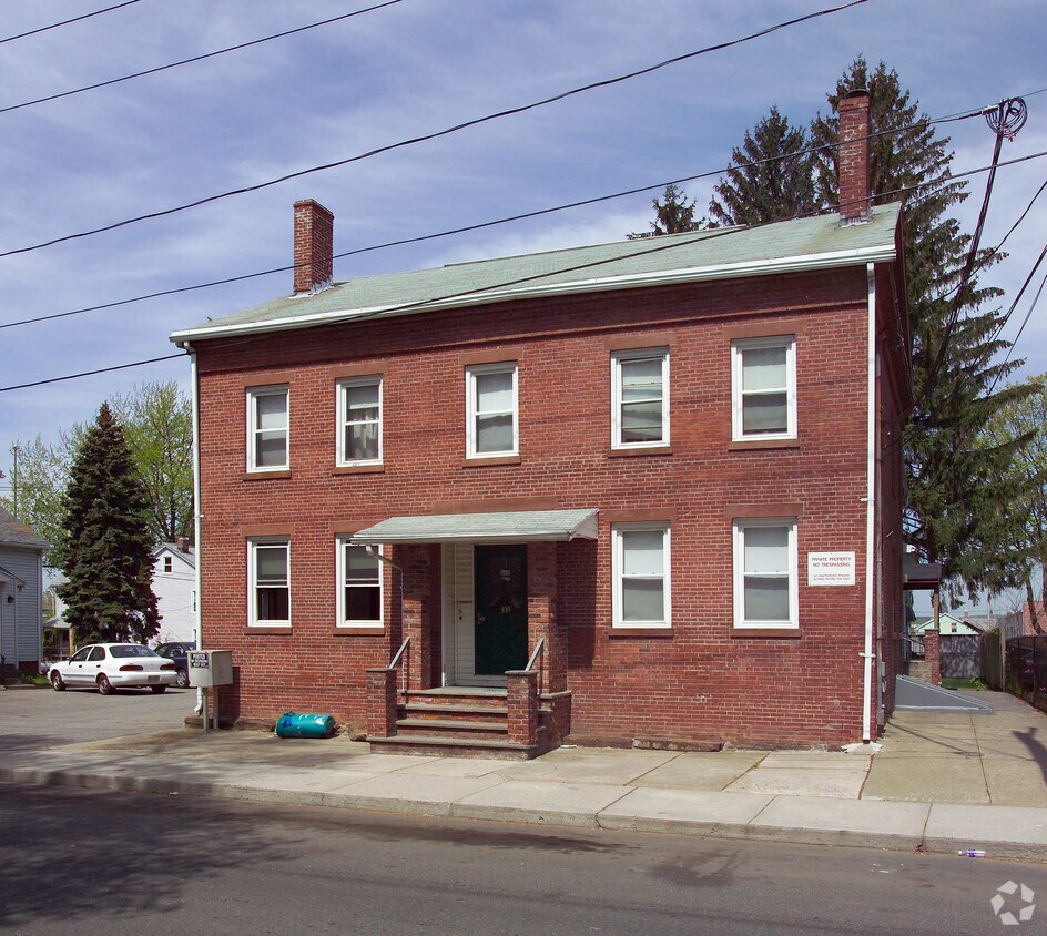 33 School St, Chicopee, MA 01013 - 33 School St Chicopee, MA 01013 ...