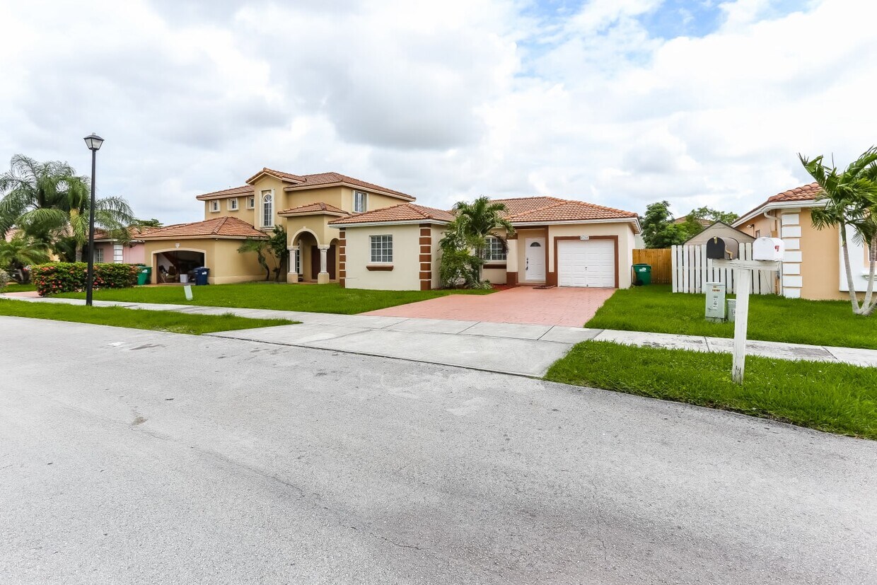16286 SW 95th Ln, Miami, FL 33196 | Apartments.com